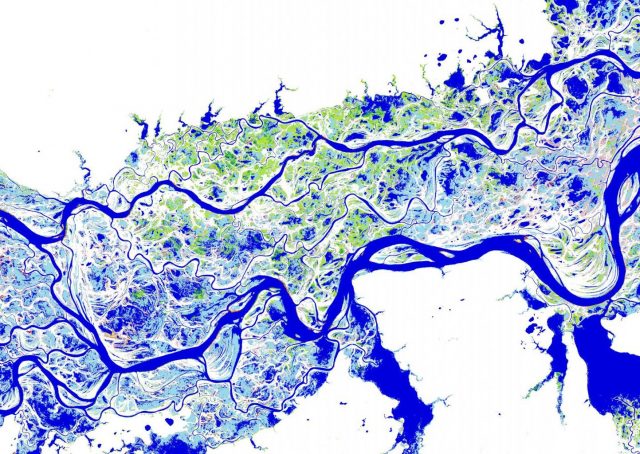 Maps of earth's surface water show changes over past 32 years ...