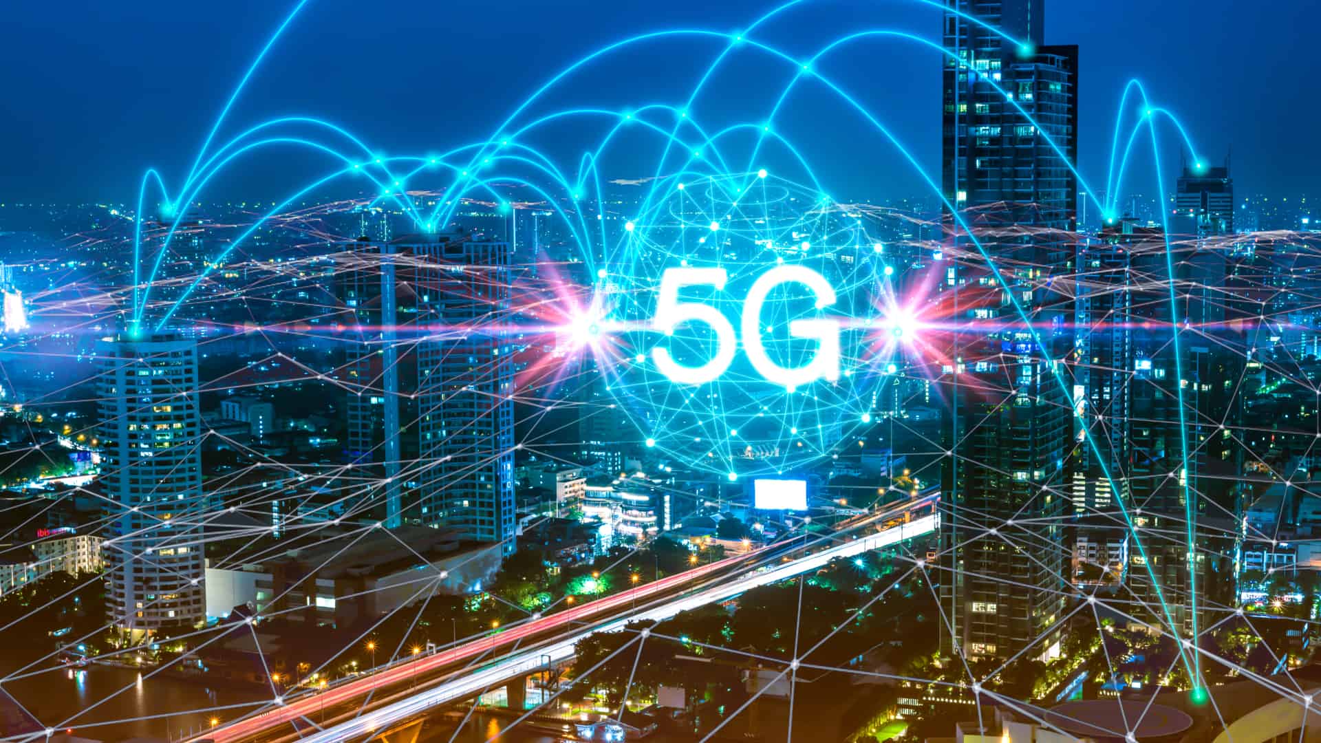 How is connected technology influencing development of advanced 5G chipsets