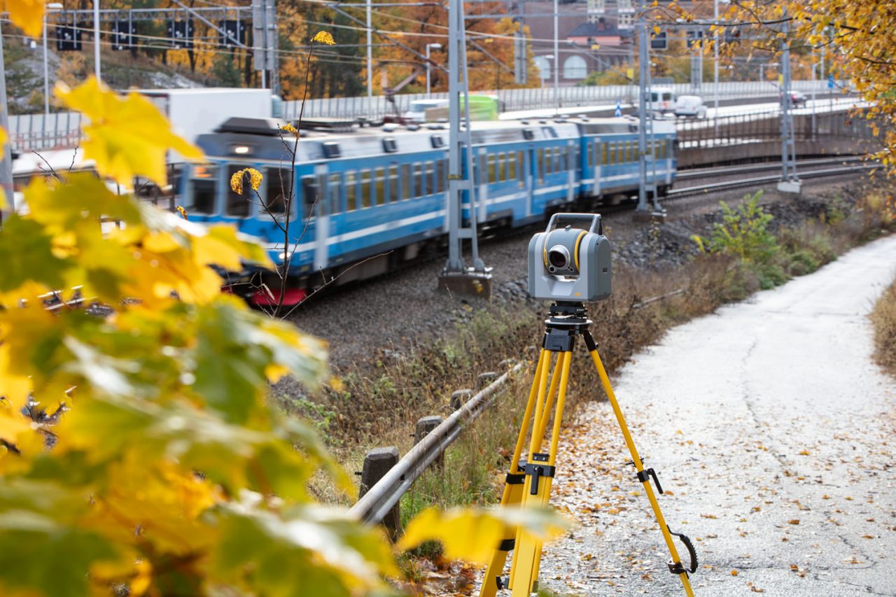 Trimble announces SX12 Scanning adds features for versatile surveying ...