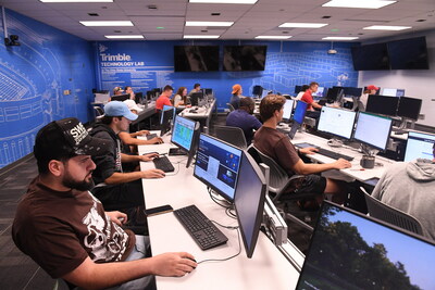 Trimble Opens Two Technology Labs at Ohio State University